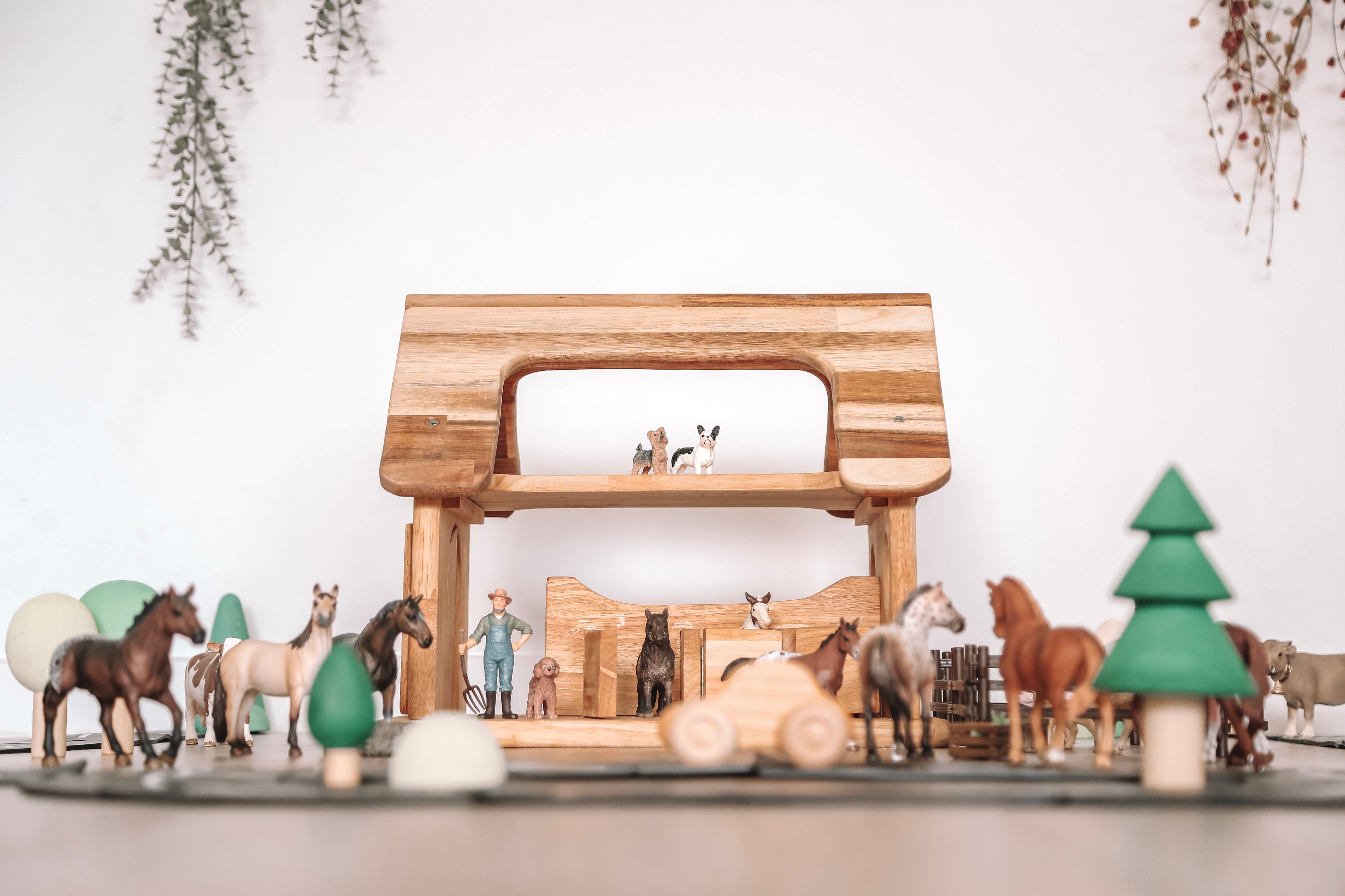 WOODEN HORSE STABLE – Greene Shack